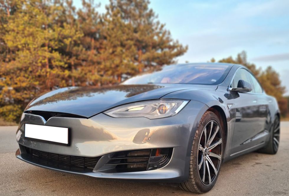 Tesla - Dream Cars 77